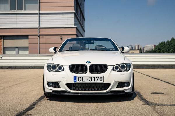 BMW 320 2011 in Riga, with an engine capacity of 2.00 L and mileage of 317 thousand km for 10550 €, photo 2 on AUTOMOTO.COM.LV