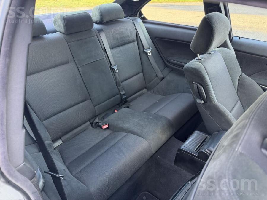 BMW 320 2005 in Liepaja, with an engine capacity of 2.00 L and mileage of 295 thousand km for 3999 €, photo 9 on AUTOMOTO.COM.LV