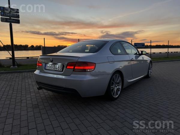 BMW 320 2009 in Riga, with an engine capacity of 2.00 L and mileage of 123 thousand km for 10300 €, photo 3 on AUTOMOTO.COM.LV