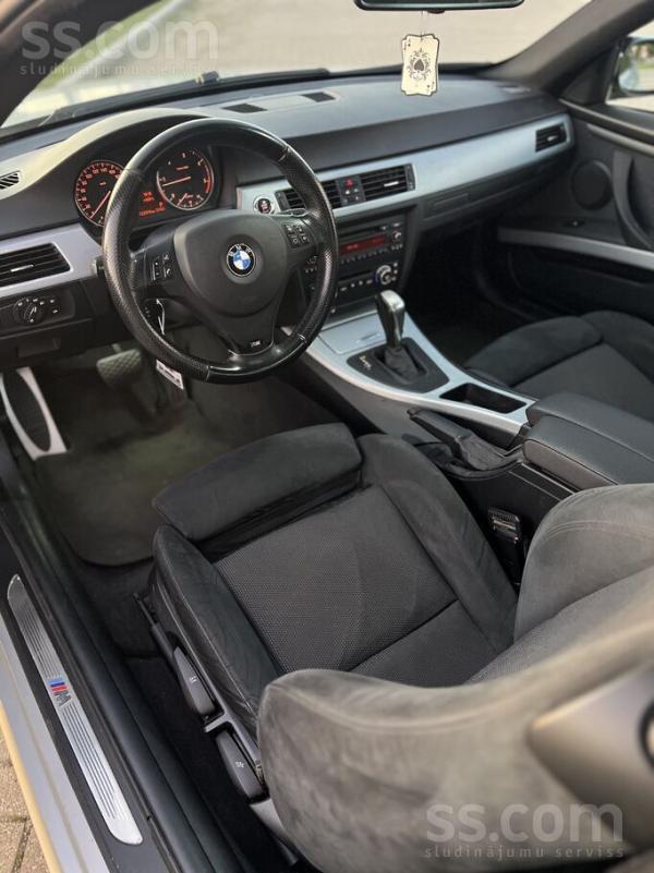 BMW 320 2009 in Riga, with an engine capacity of 2.00 L and mileage of 123 thousand km for 10300 €, photo 6 on AUTOMOTO.COM.LV