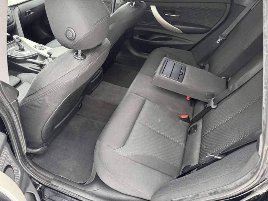 Black BMW 320 Gran Turismo 2013 in Vilnius, with an engine capacity of 2.00 L and mileage of 304 thousand km for 7950 €, photo 10 on AUTOMOTO.COM.LV