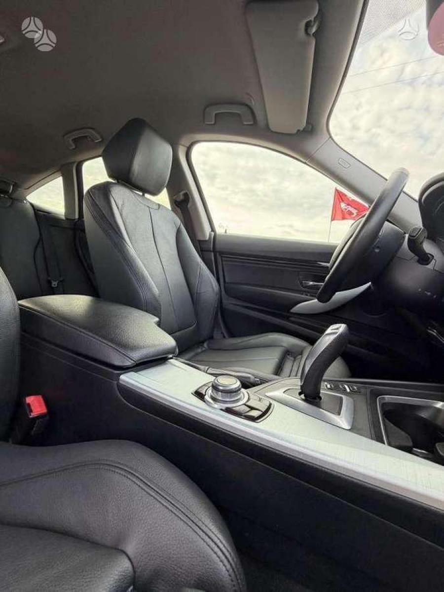 Melns BMW 320 Gran Turismo 2013 Šauļi, ar dzinēja tilpumu 2.00 L un nobraukumu 265 tūkst. km par 12200 €, foto 24 vietnē AUTOMOTO.COM.LV