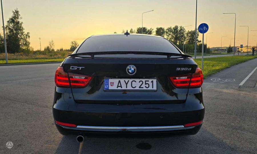 Black BMW 320 Gran Turismo 2014 in Siauliai, with an engine capacity of 2.00 L and mileage of 260 thousand km for 8500 €, photo 7 on AUTOMOTO.COM.LV