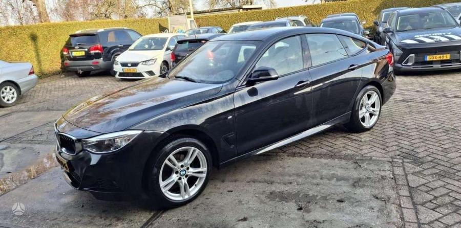 Melns BMW 320 Gran Turismo 2015 Kauņa, ar dzinēja tilpumu 2.00 L un nobraukumu 177 tūkst. km par 9990 €, foto 1 vietnē AUTOMOTO.COM.LV