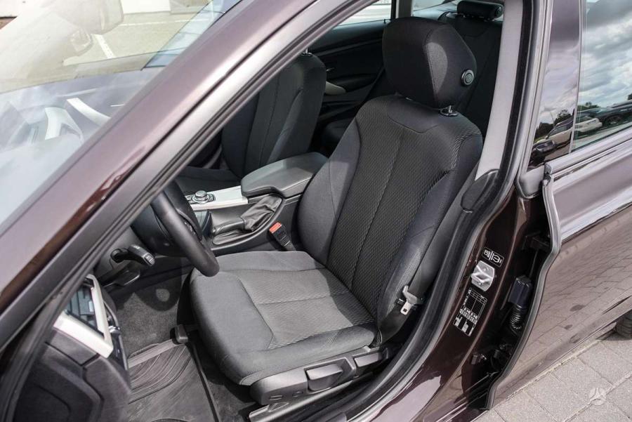 Melns BMW 320 Gran Turismo 2015 Marijampole, ar dzinēja tilpumu 2.00 L un nobraukumu 237 tūkst. km par 11250 €, foto 31 vietnē AUTOMOTO.COM.LV