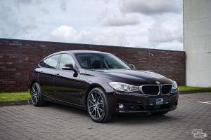 Melns BMW 320 Gran Turismo 2015 Kauņa, ar dzinēja tilpumu 2.00 L un nobraukumu 237 tūkst. km par 10850 €, foto  vietnē AUTOMOTO.COM.LV