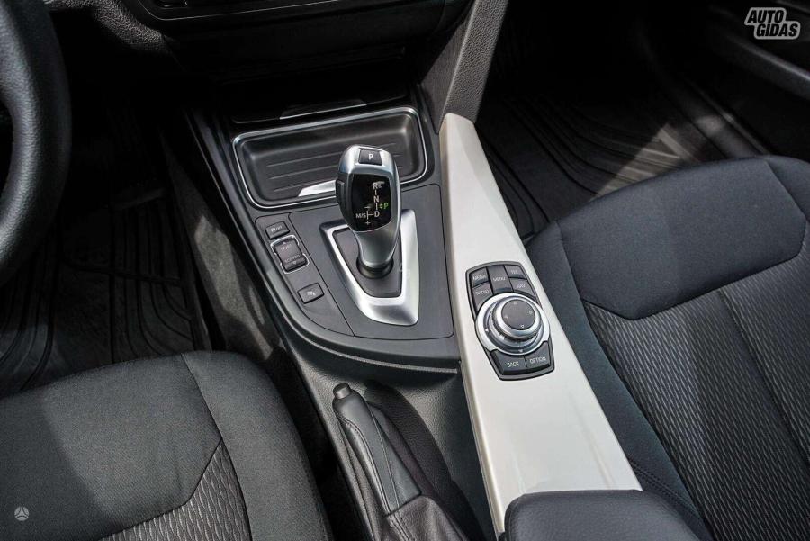 Melns BMW 320 Gran Turismo 2015 Kauņa, ar dzinēja tilpumu 2.00 L un nobraukumu 237 tūkst. km par 10850 €, foto 23 vietnē AUTOMOTO.COM.LV