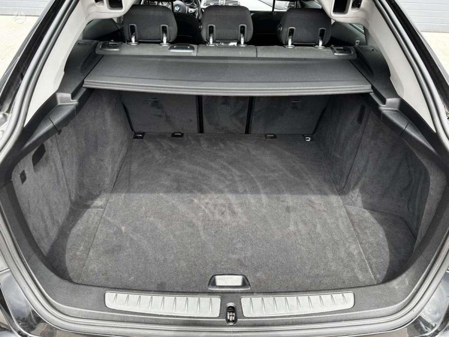Black BMW 320 Gran Turismo 2017 in Utena, with an engine capacity of 2.00 L and mileage of 399 thousand km for 8800 €, photo 20 on AUTOMOTO.COM.LV