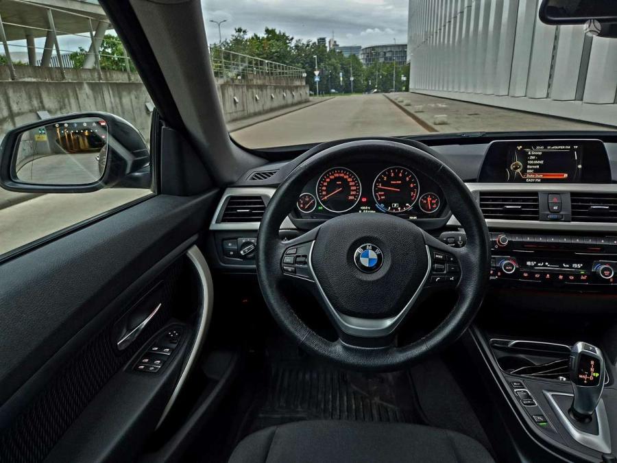 Brūns BMW 320 Gran Turismo 2017 Palanga, ar dzinēja tilpumu 2.00 L un nobraukumu 170 tūkst. km par 12300 €, foto 38 vietnē AUTOMOTO.COM.LV