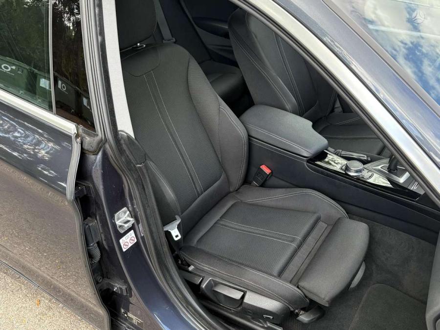 Grey BMW 320 Gran Turismo 2018 in Kaunas, with an engine capacity of 2.00 L and mileage of 305 thousand km for 12300 €, photo 25 on AUTOMOTO.COM.LV