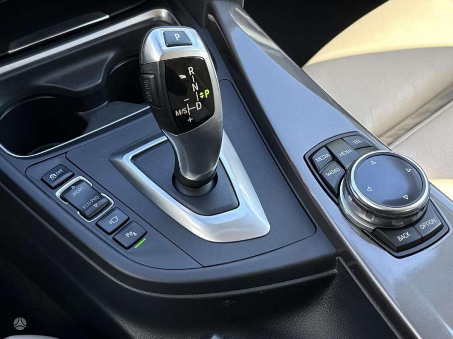 Pelēks BMW 320 Gran Turismo 2013 Prienai, ar dzinēja tilpumu 2.00 L un nobraukumu 237 tūkst. km par 10950 €, foto 37 vietnē AUTOMOTO.COM.LV