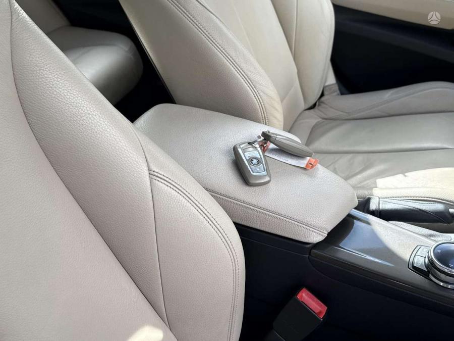 Pelēks BMW 320 Gran Turismo 2013 Prienai, ar dzinēja tilpumu 2.00 L un nobraukumu 237 tūkst. km par 10950 €, foto 38 vietnē AUTOMOTO.COM.LV