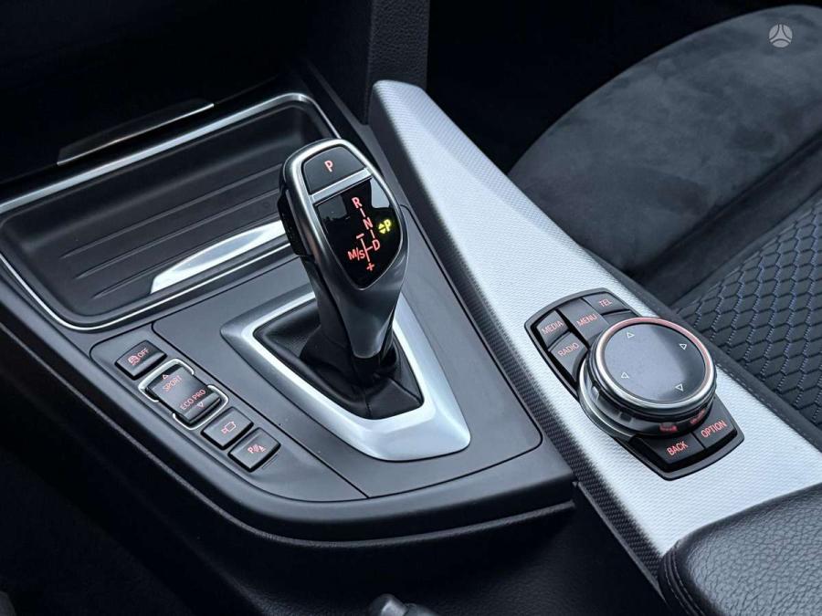 Grey BMW 320 Gran Turismo 2013 in Prienai, with an engine capacity of 2.00 L and mileage of 290 thousand km for 12900 €, photo 39 on AUTOMOTO.COM.LV