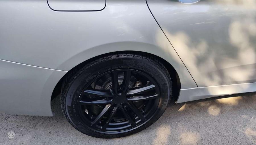 Grey BMW 320 Gran Turismo 2015 in Utena, with an engine capacity of 2.00 L and mileage of 275 thousand km for 11800 €, photo 13 on AUTOMOTO.COM.LV
