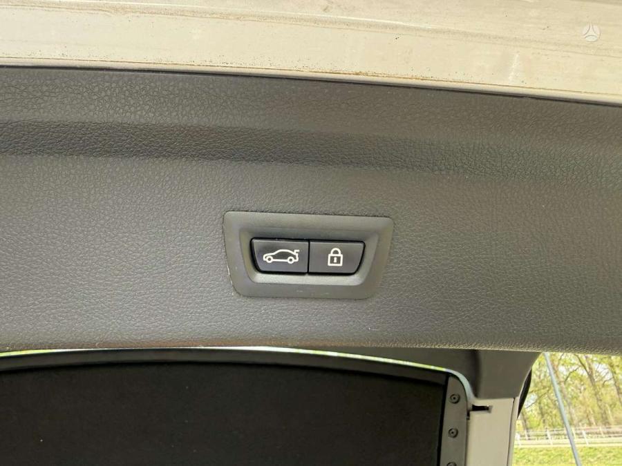 Grey BMW 320 Gran Turismo 2015 in Kaunas, with an engine capacity of 2.00 L and mileage of 285 thousand km for 9200 €, photo 12 on AUTOMOTO.COM.LV