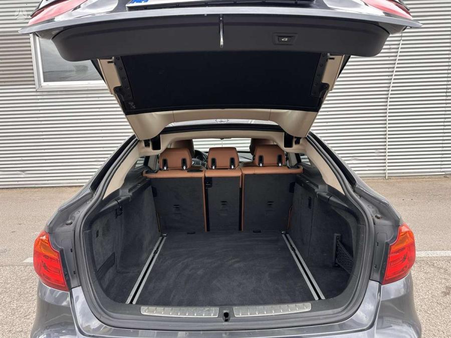 Grey BMW 320 Gran Turismo 2013 in Siauliai, with an engine capacity of 2.00 L and mileage of 270 thousand km for 9350 €, photo 19 on AUTOMOTO.COM.LV