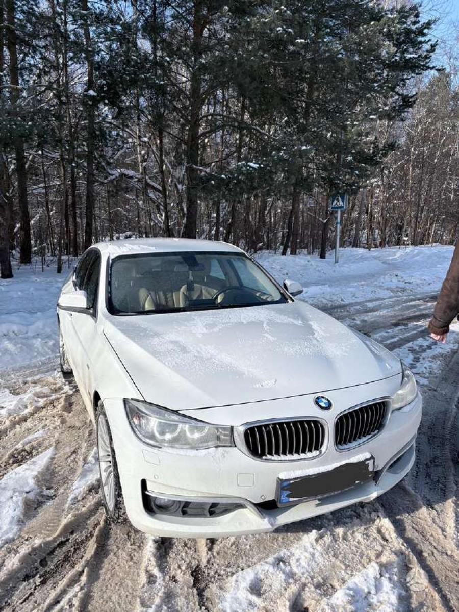 White BMW 320 Gran Turismo 2013 in Vilnius, with an engine capacity of 2.00 L and mileage of 217 thousand km for 11700 €, photo 3 on AUTOMOTO.COM.LV