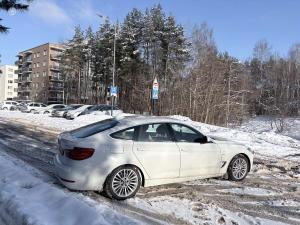White BMW 320 Gran Turismo 2013 in Vilnius, with an engine capacity of 2.00 L and mileage of 217 thousand km for 11700 €, photo 4 on AUTOMOTO.COM.LV