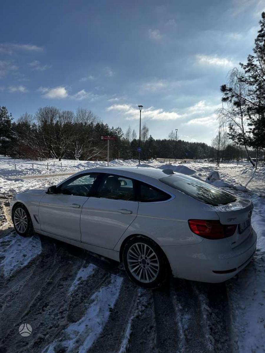 White BMW 320 Gran Turismo 2013 in Vilnius, with an engine capacity of 2.00 L and mileage of 217 thousand km for 11700 €, photo 8 on AUTOMOTO.COM.LV