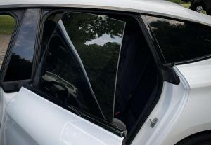 White BMW 320 Gran Turismo 2014 in Taurage, with an engine capacity of 2.00 L and mileage of 215 thousand km for 12500 €, photo 16 on AUTOMOTO.COM.LV