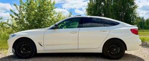 White BMW 320 Gran Turismo 2014 in Siauliai, with an engine capacity of 2.00 L and mileage of 260 thousand km for 14200 €, photo 13 on AUTOMOTO.COM.LV