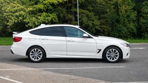 White BMW 320 Gran Turismo 2016 in Elektrenai, with an engine capacity of 2.00 L and mileage of 241 thousand km for 14800 €, photo 7 on AUTOMOTO.COM.LV