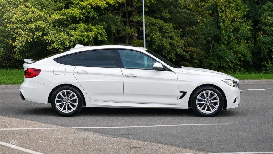White BMW 320 Gran Turismo 2016 in Elektrenai, with an engine capacity of 2.00 L and mileage of 241 thousand km for 14800 €, photo 7 on AUTOMOTO.COM.LV