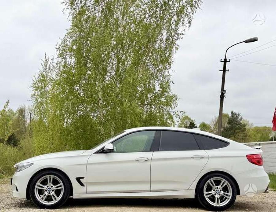 White BMW 320 Gran Turismo 2017 in Siauliai, with an engine capacity of 2.00 L and mileage of 250 thousand km for 16750 €, photo 14 on AUTOMOTO.COM.LV