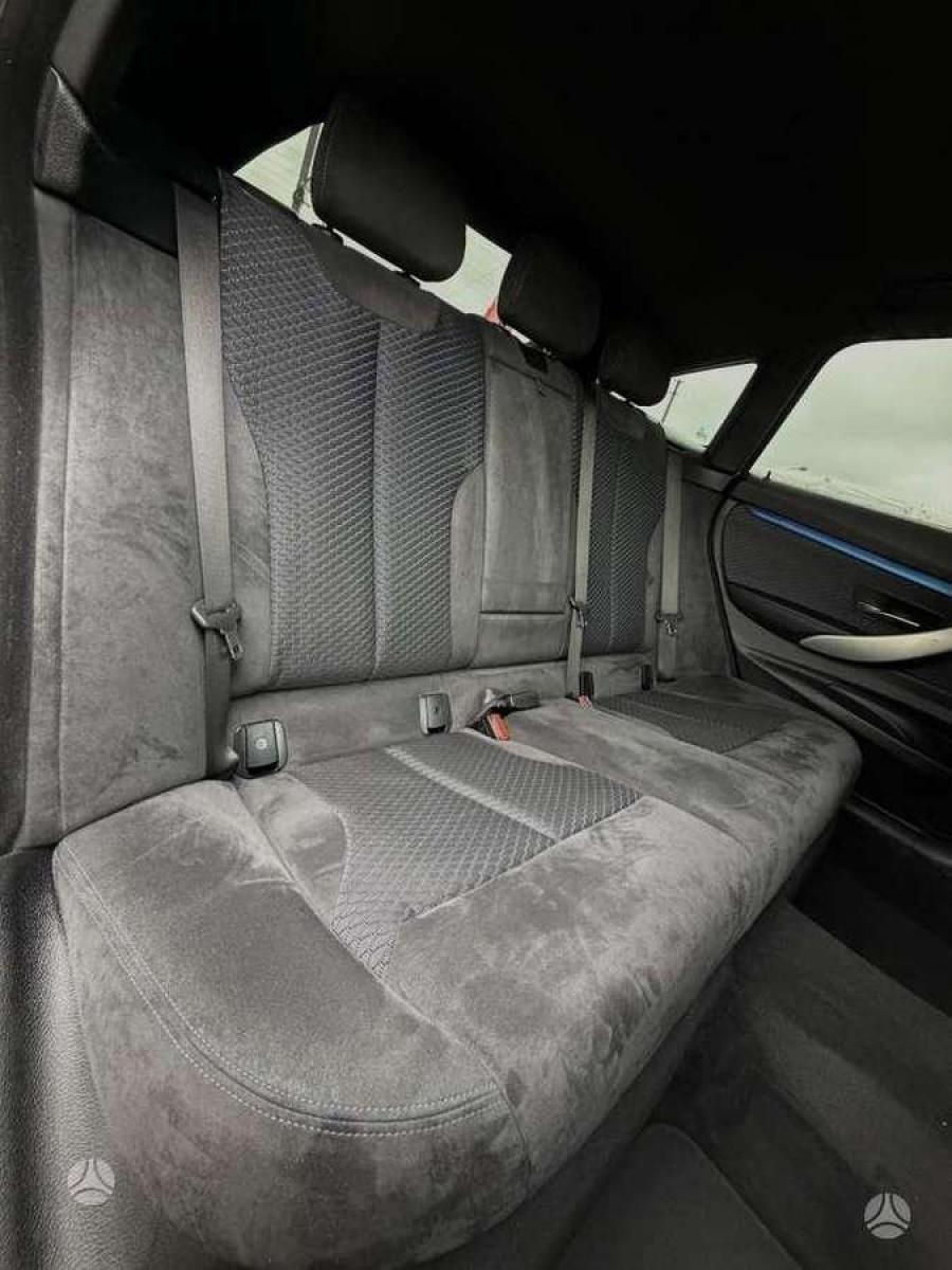 White BMW 320 Gran Turismo 2017 in Siauliai, with an engine capacity of 2.00 L and mileage of 250 thousand km for 16750 €, photo 28 on AUTOMOTO.COM.LV