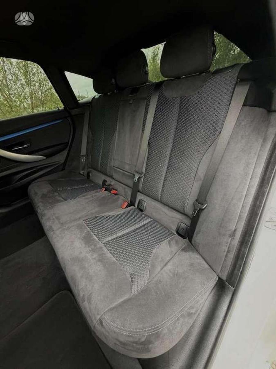 White BMW 320 Gran Turismo 2017 in Siauliai, with an engine capacity of 2.00 L and mileage of 250 thousand km for 16750 €, photo 29 on AUTOMOTO.COM.LV
