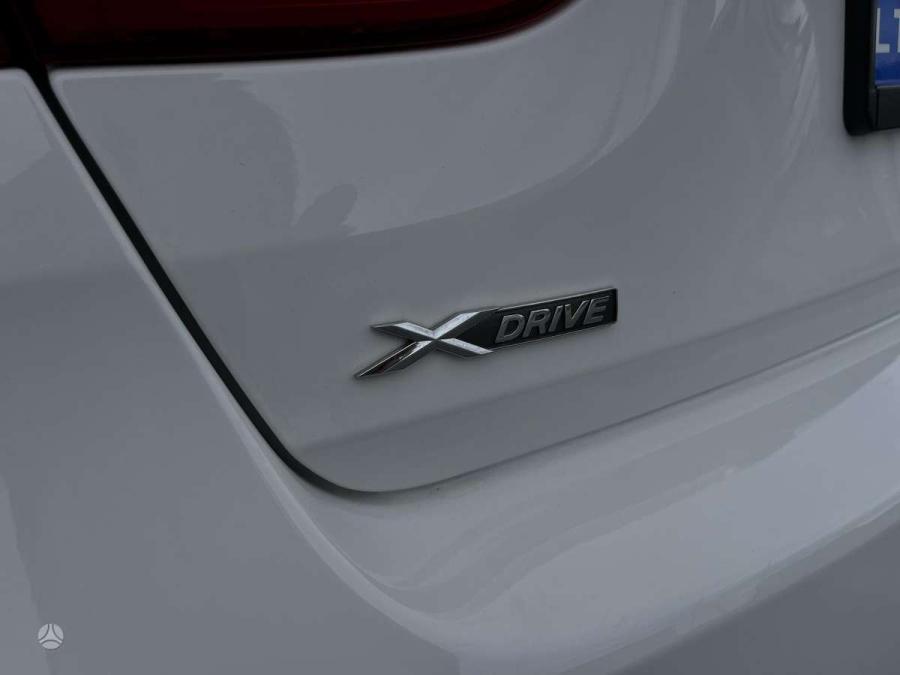White BMW 320 Gran Turismo 2018 in Kaunas, with an engine capacity of 2.00 L and mileage of 128 thousand km for 17600 €, photo 13 on AUTOMOTO.COM.LV