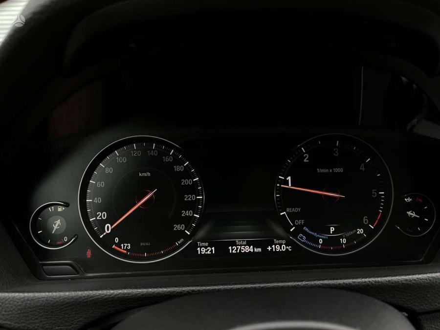 White BMW 320 Gran Turismo 2018 in Kaunas, with an engine capacity of 2.00 L and mileage of 128 thousand km for 17600 €, photo 15 on AUTOMOTO.COM.LV