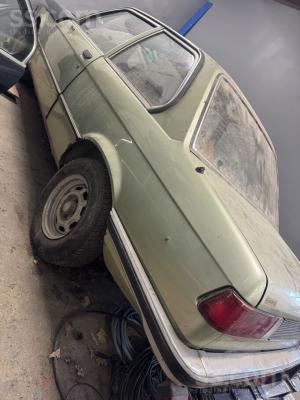 Green BMW 320 1979 in Saldus, with an engine capacity of 2.00 L and mileage of 150 thousand km for 3000 €, photo 3 on AUTOMOTO.COM.LV