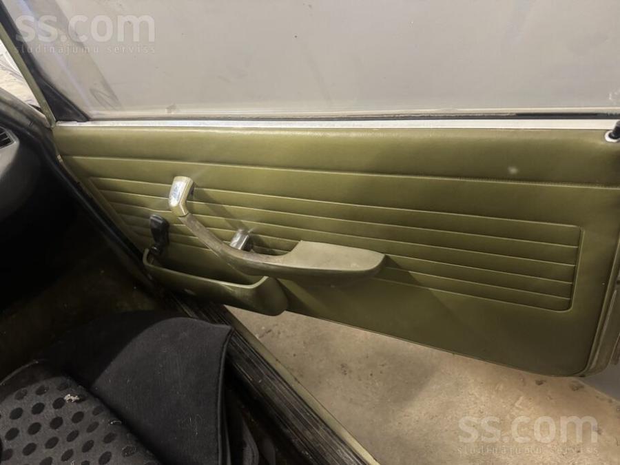 Green BMW 320 1979 in Saldus, with an engine capacity of 2.00 L and mileage of 150 thousand km for 3000 €, photo 9 on AUTOMOTO.COM.LV