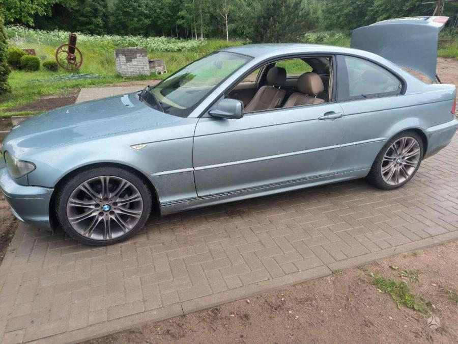 Green BMW 320 2004 in Vilnius, with an engine capacity of 2.00 L and mileage of 314 thousand km for 2600 €, photo 3 on AUTOMOTO.COM.LV