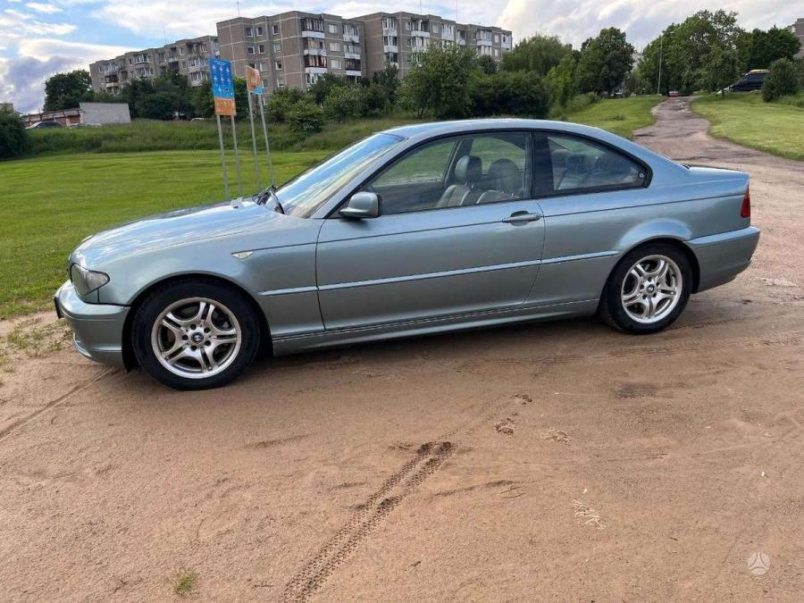 Green BMW 320 2004 in Vilnius, with an engine capacity of 2.00 L and mileage of 314 thousand km for 2600 €, photo 15 on AUTOMOTO.COM.LV