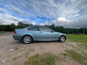 Green BMW 320 2004 in Vilnius, with an engine capacity of 2.00 L and mileage of 314 thousand km for 2600 €, photo 17 on AUTOMOTO.COM.LV