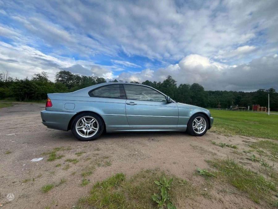 Green BMW 320 2004 in Vilnius, with an engine capacity of 2.00 L and mileage of 314 thousand km for 2600 €, photo 17 on AUTOMOTO.COM.LV
