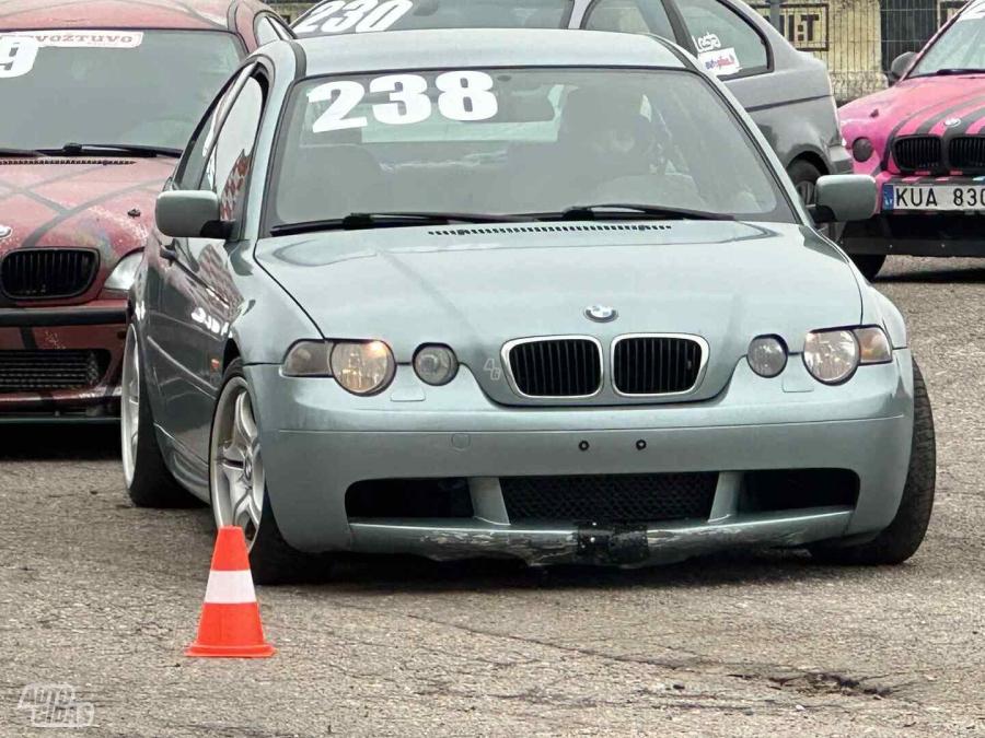 Green BMW 320 2003 in Vilnius, with an engine capacity of 2.00 L and mileage of 330 thousand km for 3300 €, photo 6 on AUTOMOTO.COM.LV