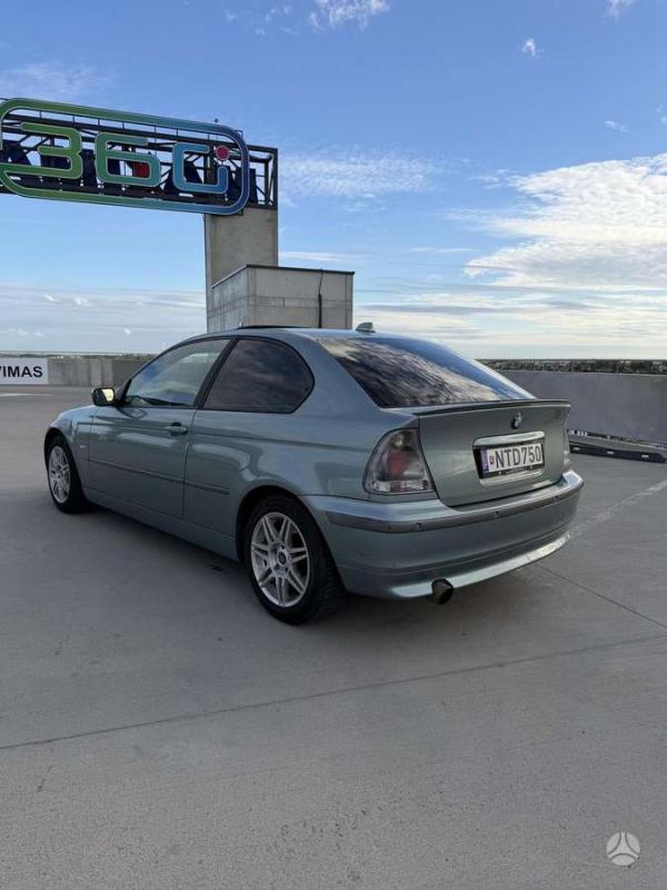 Green BMW 320 2003 in Vilnius, with an engine capacity of 2.00 L and mileage of 261 thousand km for 2199 €, photo 2 on AUTOMOTO.COM.LV