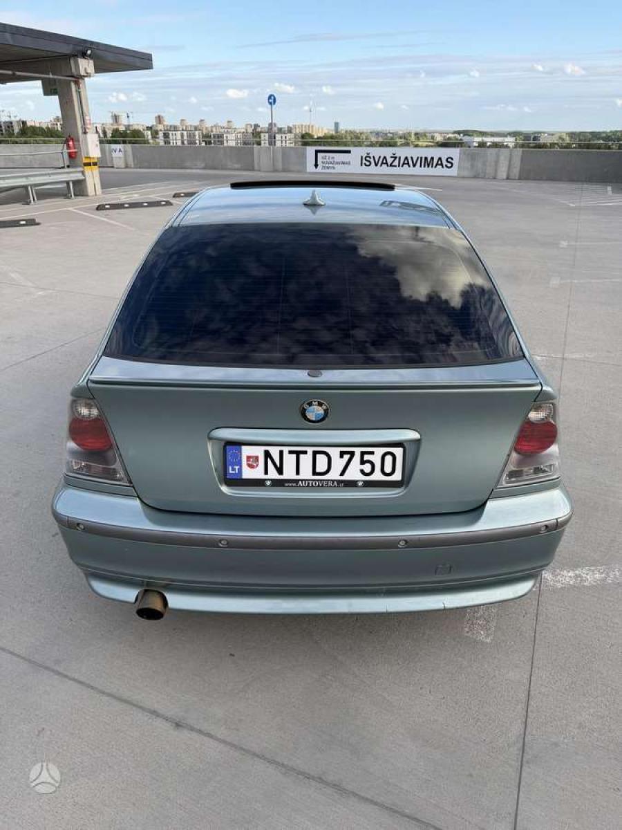 Green BMW 320 2003 in Vilnius, with an engine capacity of 2.00 L and mileage of 261 thousand km for 2199 €, photo 4 on AUTOMOTO.COM.LV