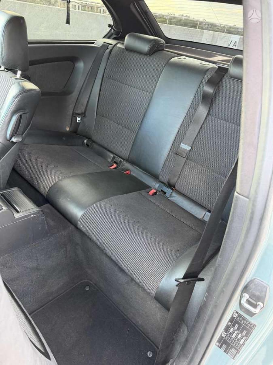 Green BMW 320 2003 in Vilnius, with an engine capacity of 2.00 L and mileage of 261 thousand km for 2199 €, photo 11 on AUTOMOTO.COM.LV