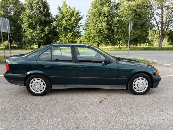 Zaļš BMW 320 1994 Ogre, ar dzinēja tilpumu 2.00 L un nobraukumu 222 tūkst. km par 4499 €, foto 5 vietnē AUTOMOTO.COM.LV