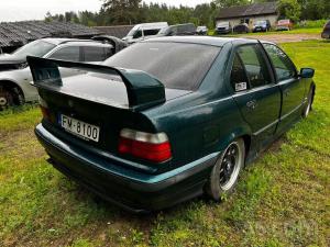 Green BMW 320 1997 in Valmiera, with an engine capacity of 2.00 L and mileage of 340 thousand km for 9700 €, photo 4 on AUTOMOTO.COM.LV