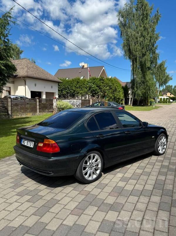 Green BMW 320 2001 in Jelgava, with an engine capacity of 2.00 L and mileage of 320 thousand km for 2200 €, photo 4 on AUTOMOTO.COM.LV