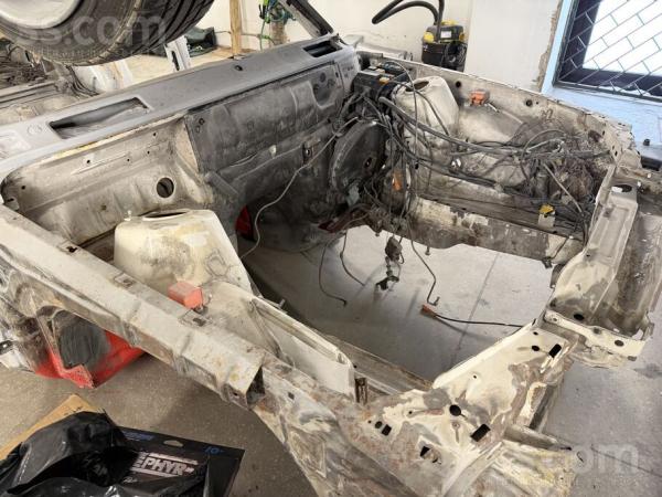 Zaļš BMW 320 1988 Jēkabpils, ar dzinēja tilpumu 2.50 L un nobraukumu 373 tūkst. km par 3500 €, foto 6 vietnē AUTOMOTO.COM.LV