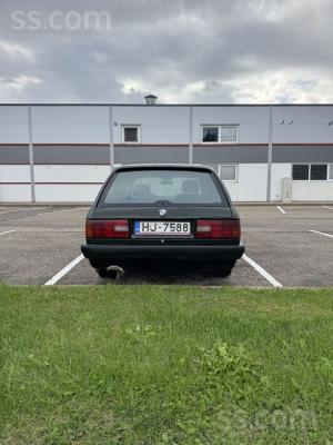 Green BMW 320 1988 in Riga, with an engine capacity of 2.50 L and mileage of 380 thousand km for 3500 €, photo 4 on AUTOMOTO.COM.LV