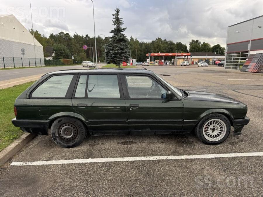 Green BMW 320 1988 in Riga, with an engine capacity of 2.50 L and mileage of 380 thousand km for 3500 €, photo 6 on AUTOMOTO.COM.LV