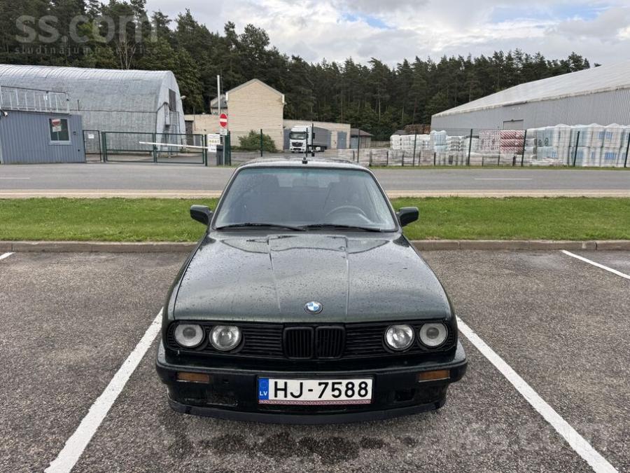 Green BMW 320 1988 in Riga, with an engine capacity of 2.50 L and mileage of 380 thousand km for 3500 €, photo 8 on AUTOMOTO.COM.LV