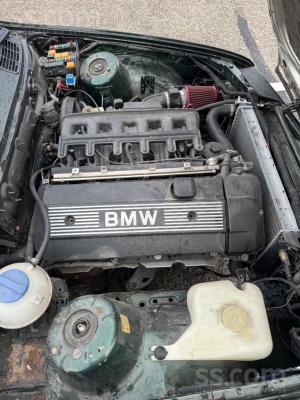Green BMW 320 1988 in Riga, with an engine capacity of 2.50 L and mileage of 380 thousand km for 3500 €, photo 10 on AUTOMOTO.COM.LV